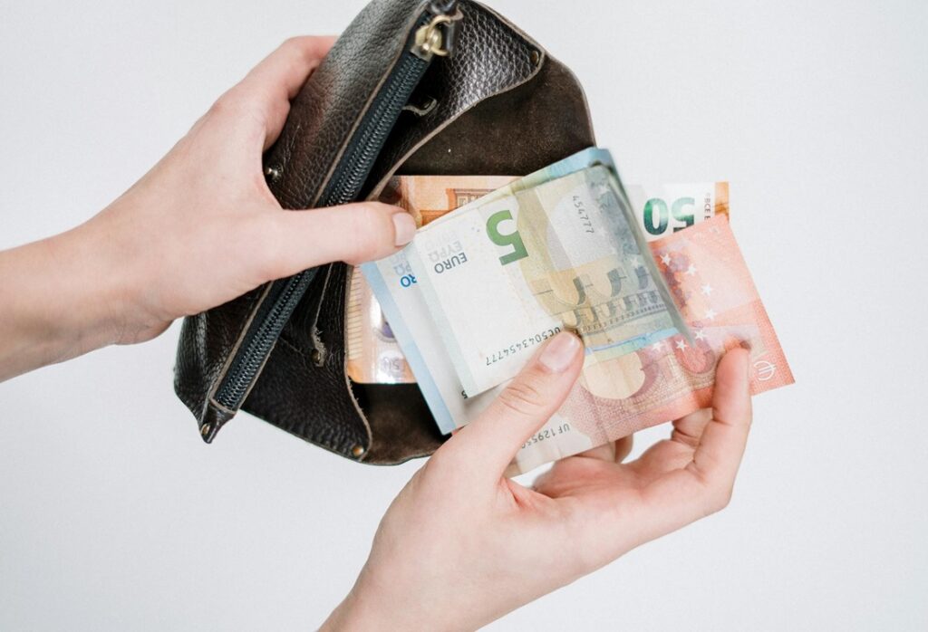 Subsidie beschikbaar om jongeren te leren over geldzaken en geldzorgen ...